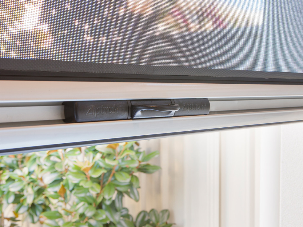 Ziptrak Centre Lock Release | Secure Outdoor Blind Operation