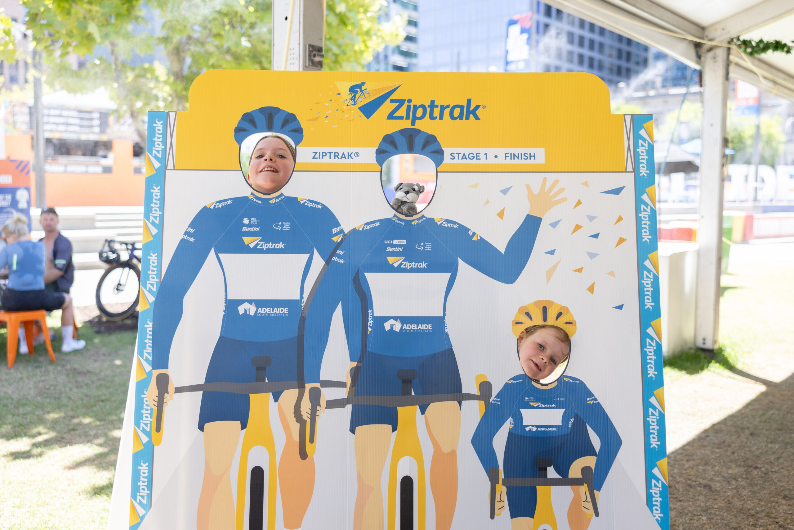 R6_14404 - Ziptrak